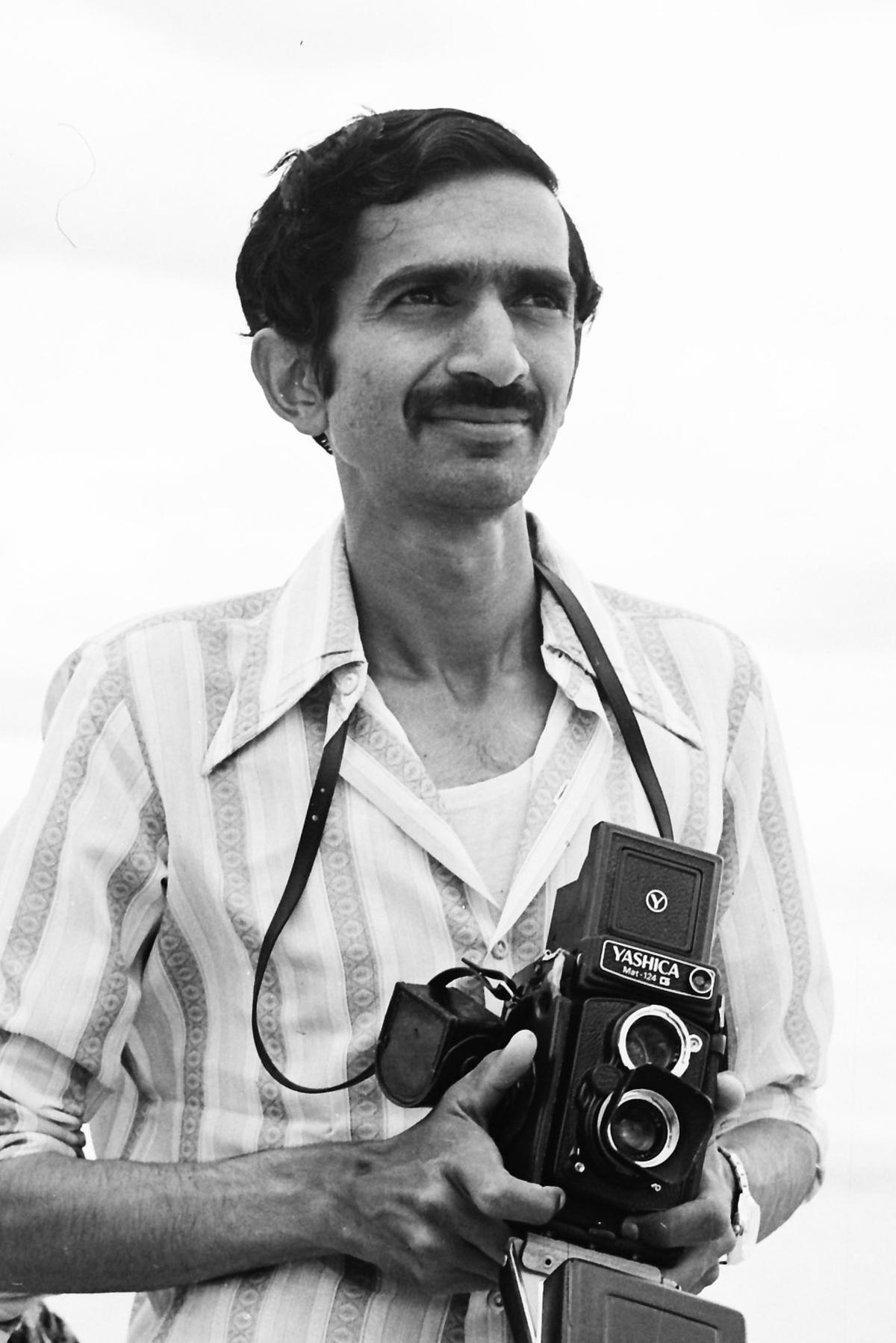 Ashwath Narayan’s legacy of cine life in black, white and tones of sepia - The Hindu